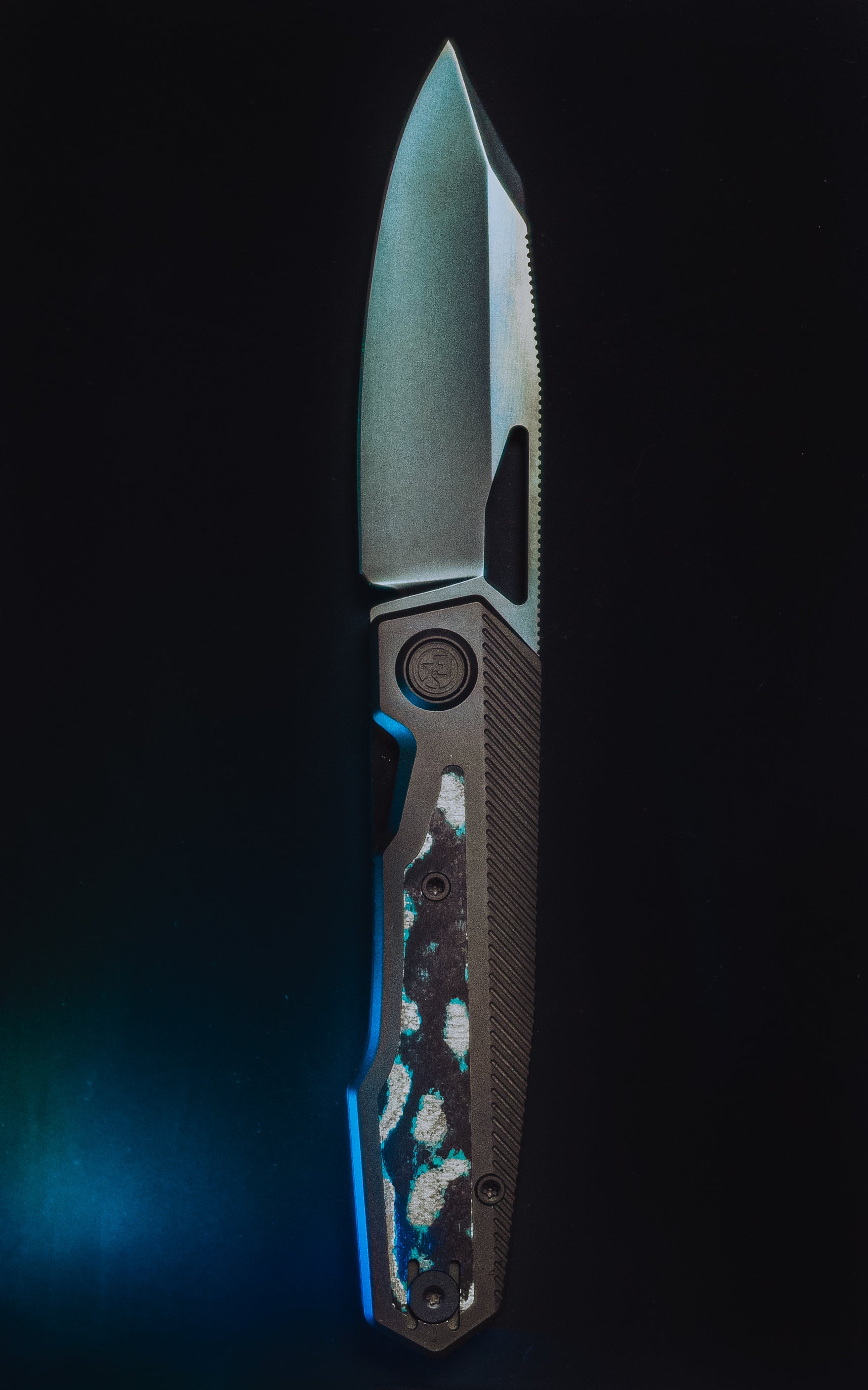 Divo Knives DLC Dark Mode Saloon – Bladebinge Shop